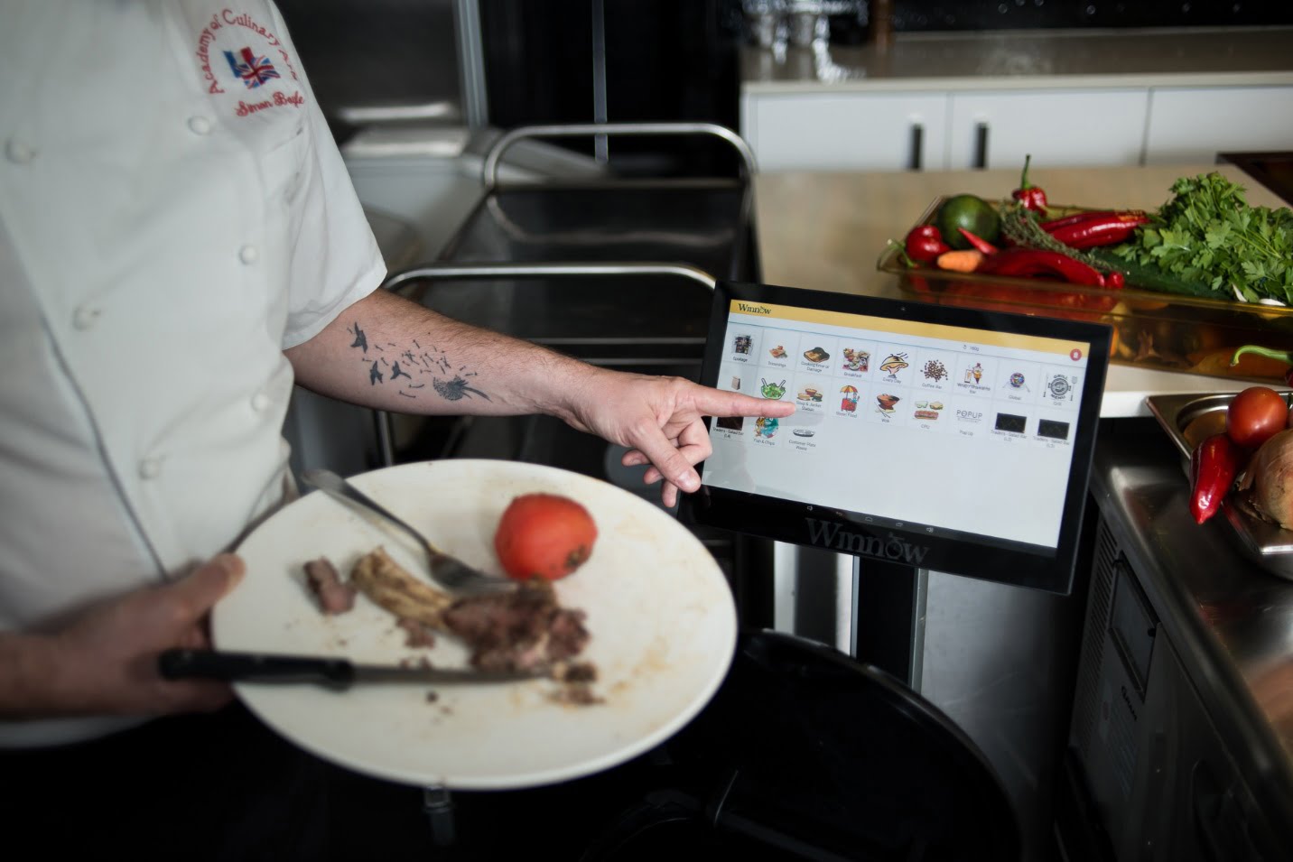 chef-measures-waste | DPO International